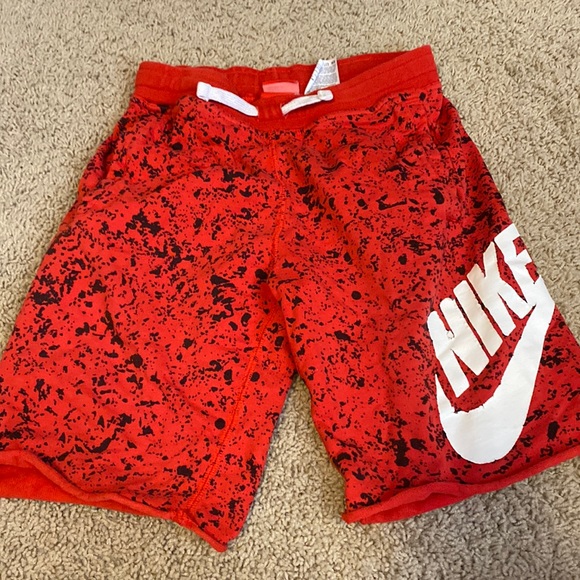 Nike | Bottoms | Comfy Shorts Used Boys Small Basketball Shorts Nike ...